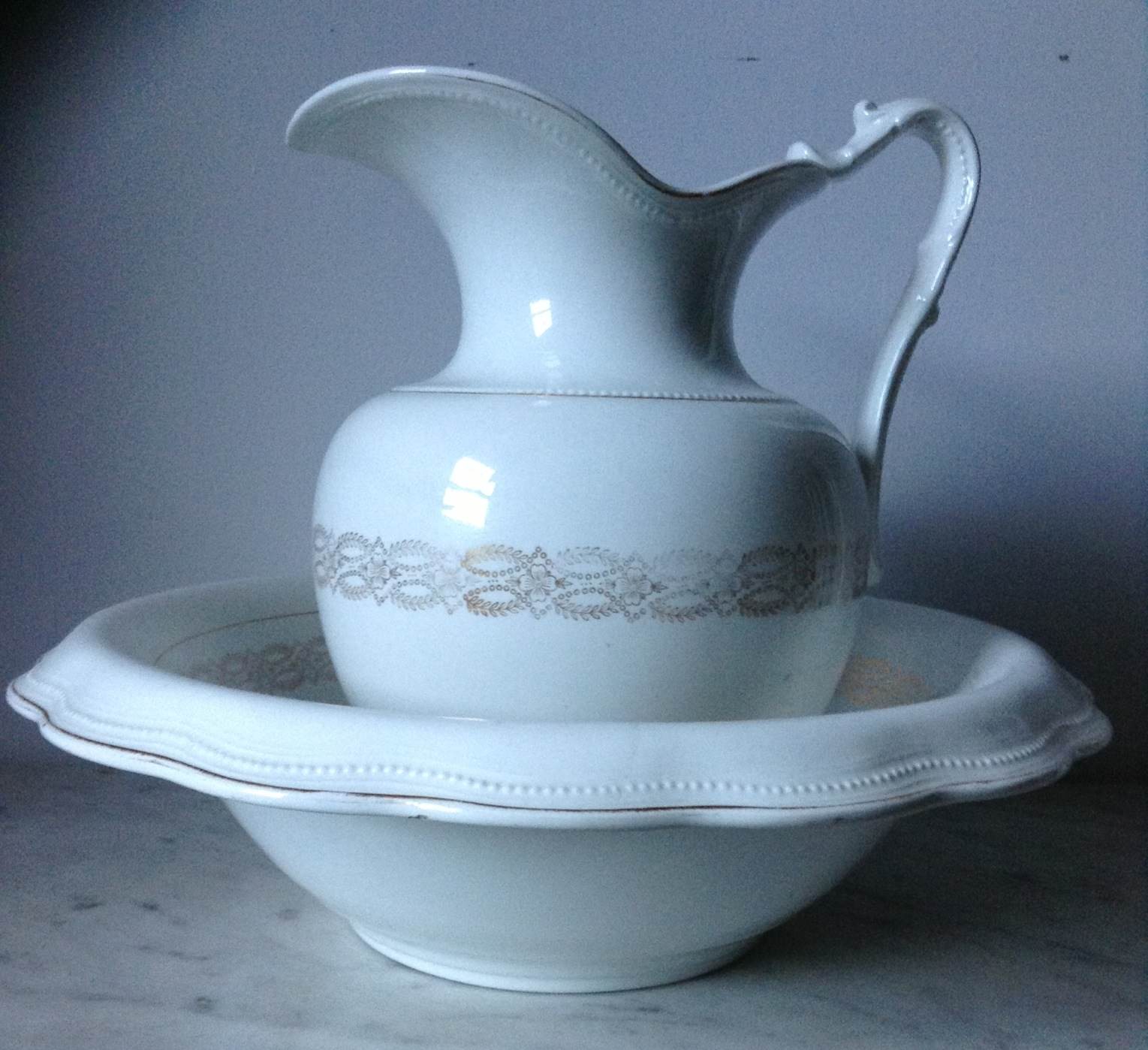 Antique Treasures: W.S George "Queen" Wash Basin